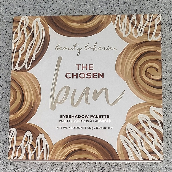 The Chosen Bun Eyeshadow Palette